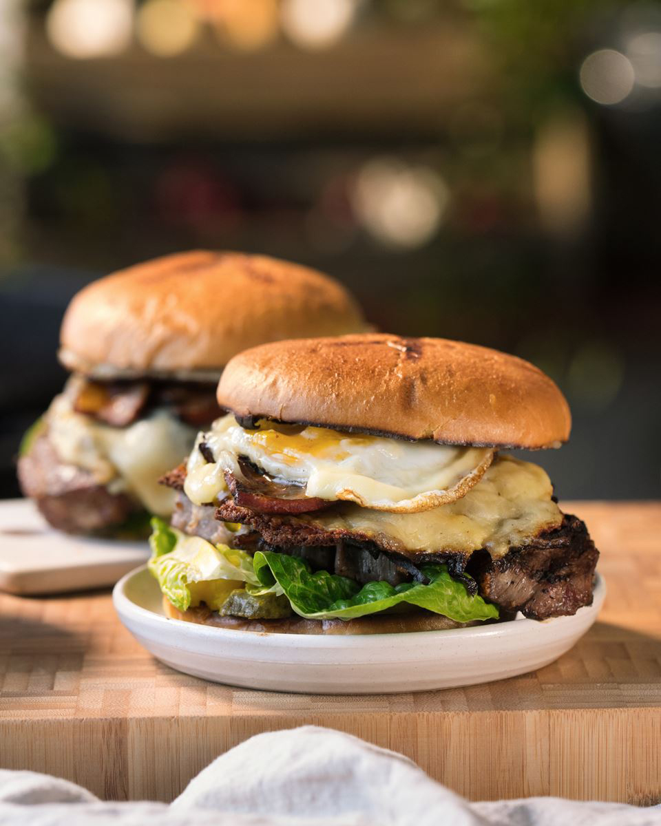 The Anatomy of the Cheeseburger | Articles | Arla Pro.