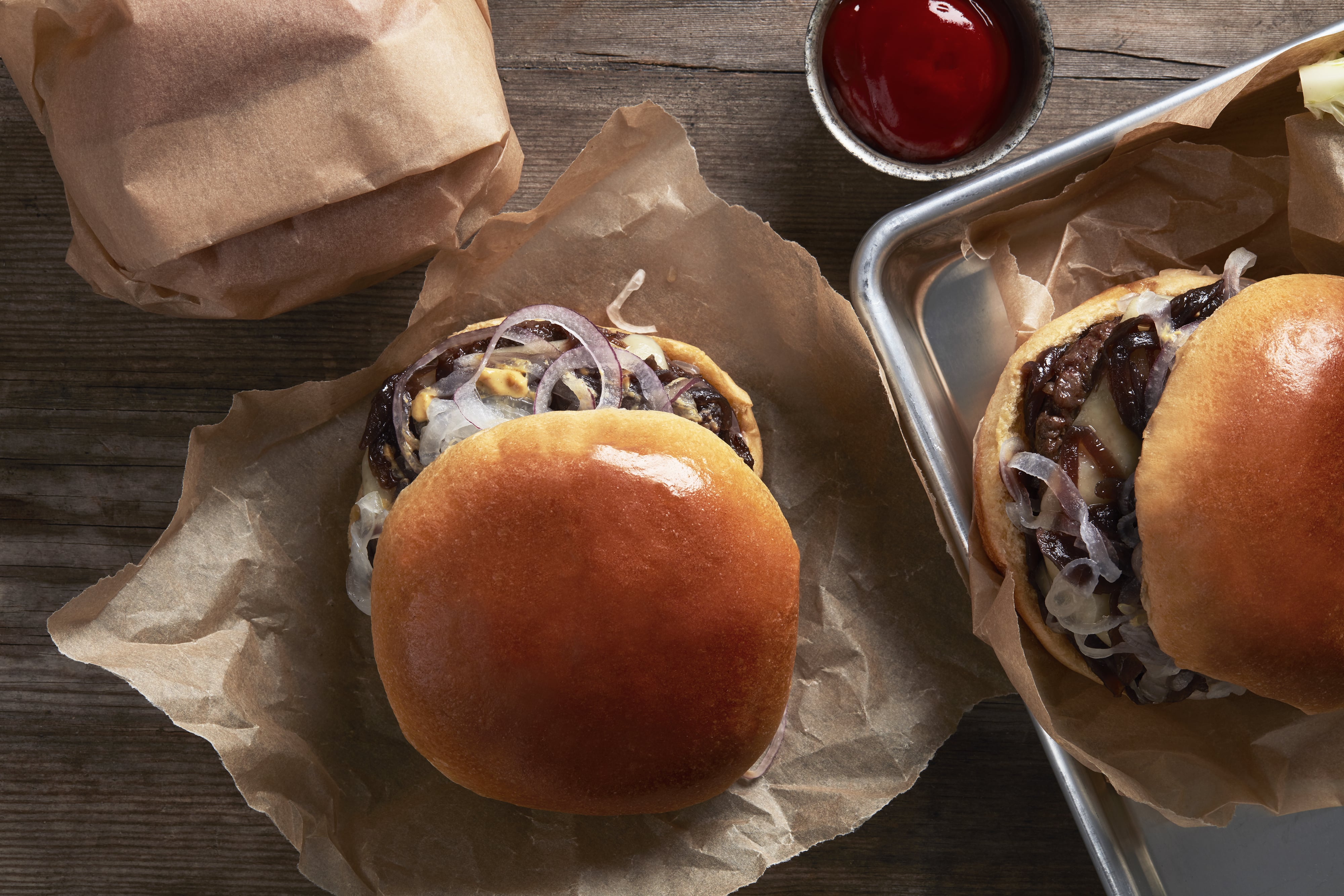 To-go-Cheeseburger | Artikel für Gastro-Profis | Arla® Pro