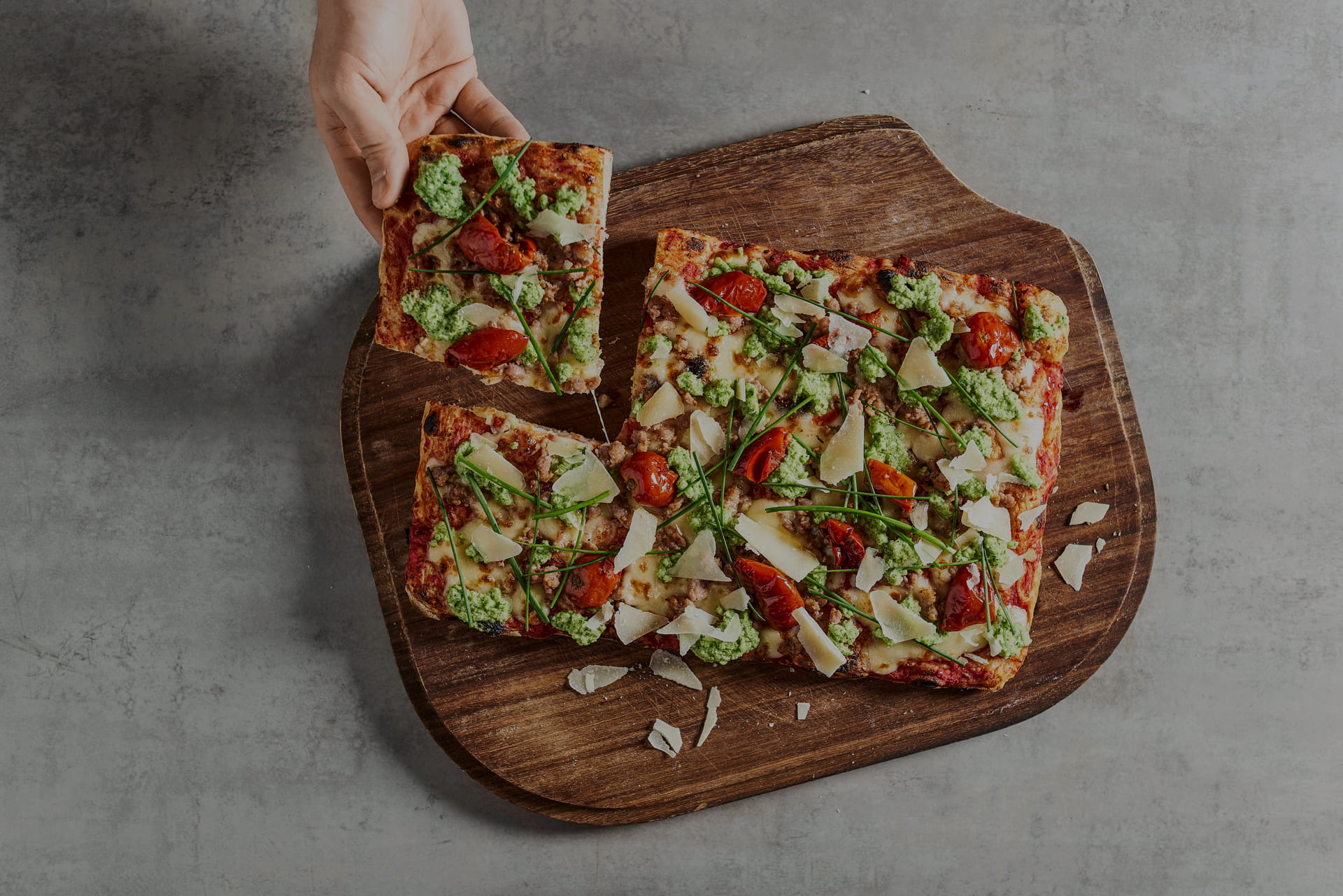 Crispy Roman-style deep pan pizza | Read story | Arla® Pro