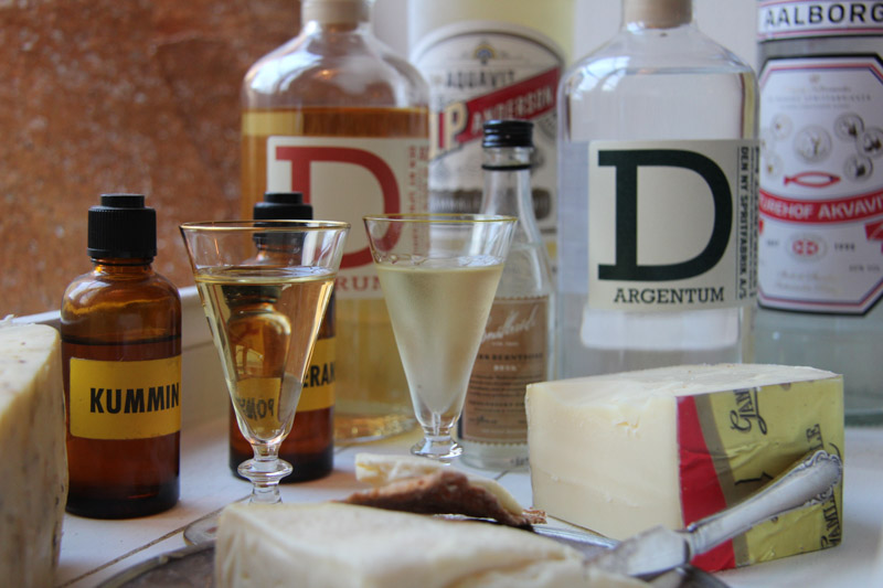 Matcha snaps och ost på julbordet; en lathund till klassiska och nya ...